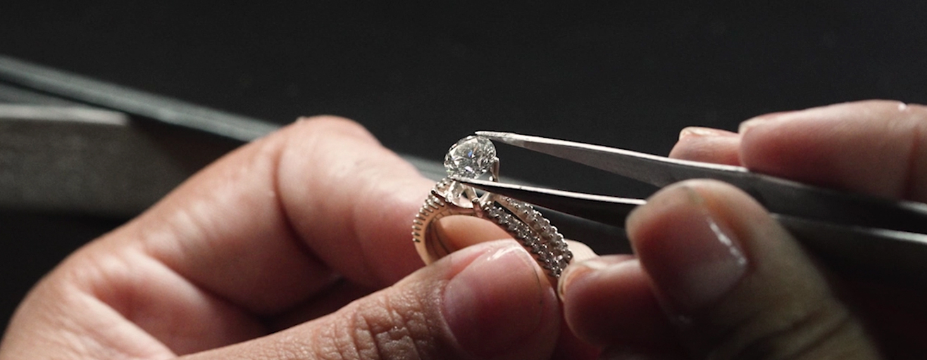 Qual a cor do Diamante? Um olhar sobre a raridade de cada tom - Blog Vivara